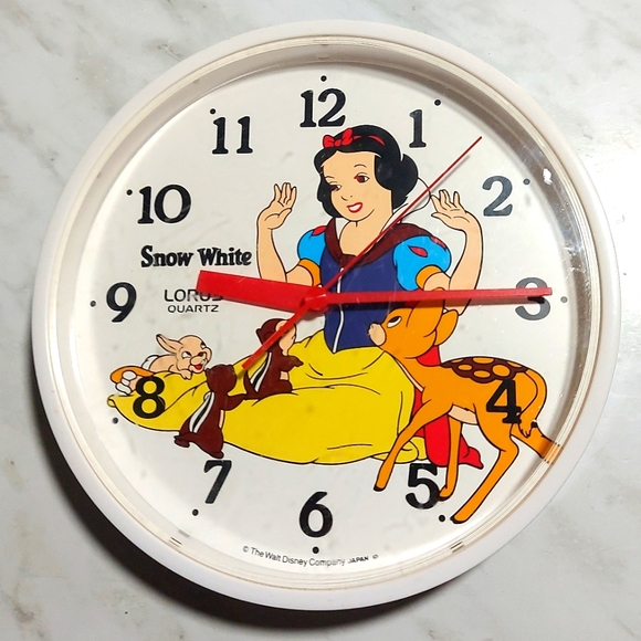 Disney | Wall Decor | Walt Disney Company Snow White Wall Clock Lorus ...